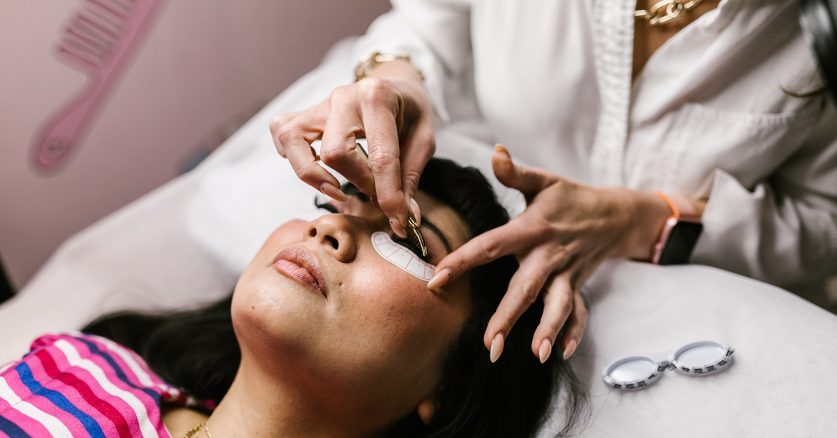Curved Lash Bed: For Lash Artists and Salon Owners – Beauty Ace Salon ...